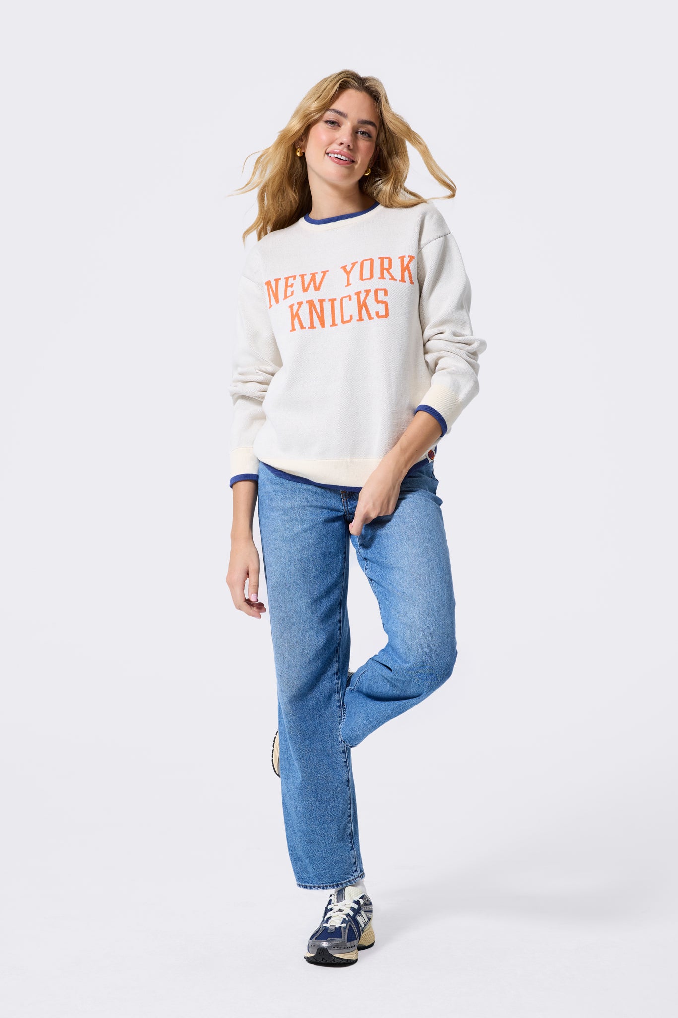 Unisex New York Knicks Word Logo Sweater in Sugar Swizzle – Terez.com