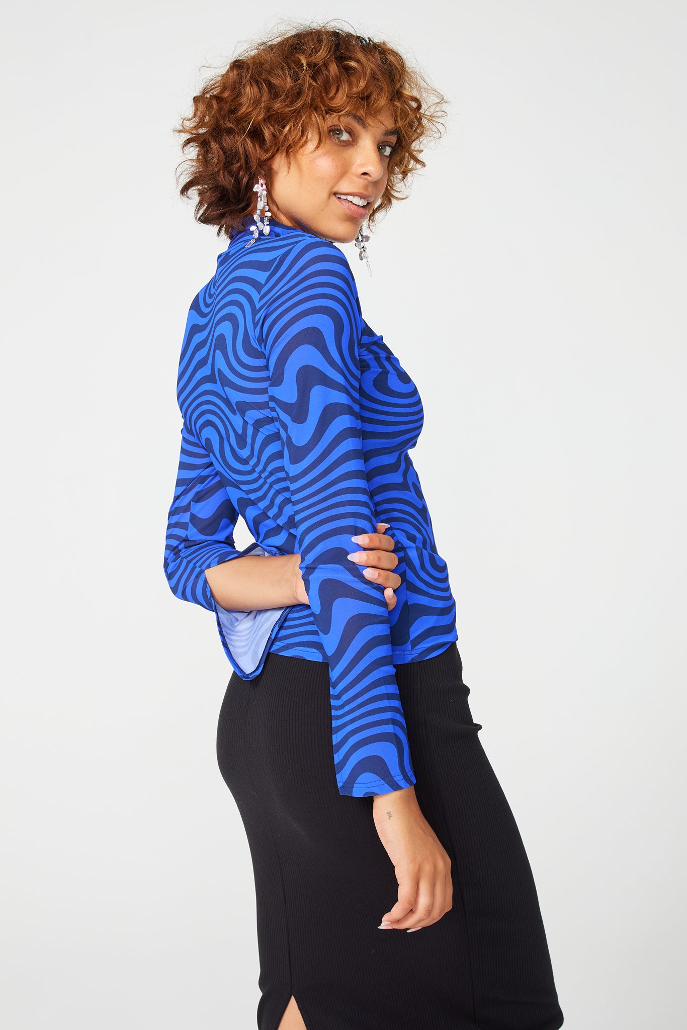 Mesh Mock Neck in Cobalt and Navy Wave – Terez.com